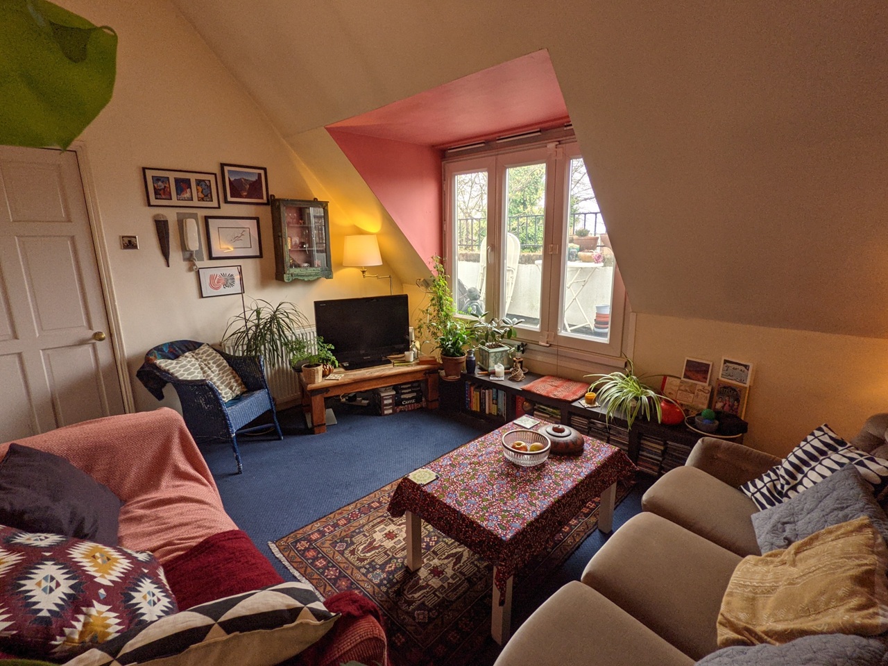 London - 2 Bed Flat, Amhurst Park, N16 - To Rent Now for £1,800.00 p/m