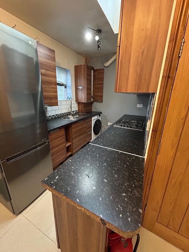 London - 2 Bed Flat, Ilford, IG2 - To Rent Now for £1,595.00 p/m