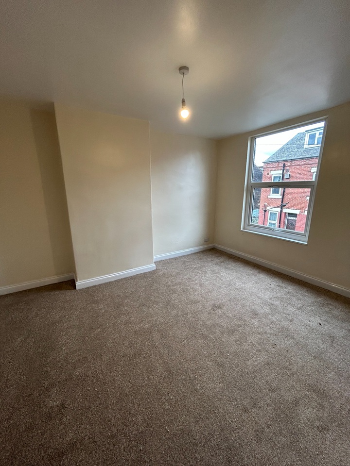 Leeds - 2 Bed Terraced House, East Park Grove, LS9 - To Rent Now for £750.00 p/m