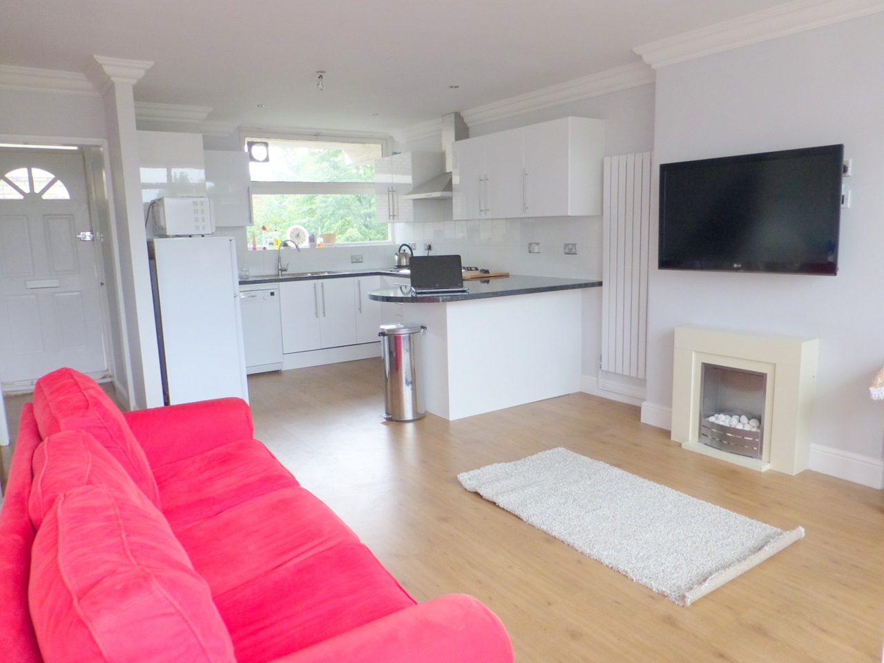 Battersea - 3 Bed Flat, Westbridge Road, SW11 - To Rent Now for £2,800. ...