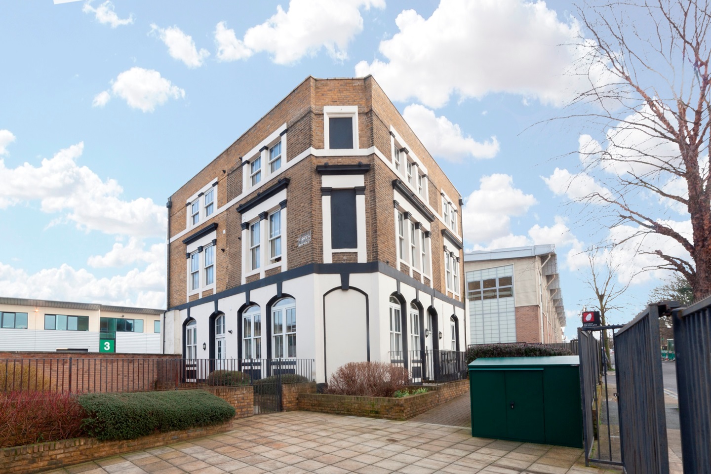 London - 2 Bed Flat, Glengall Road, SE15 - To Rent Now for £2,100.00 p/m