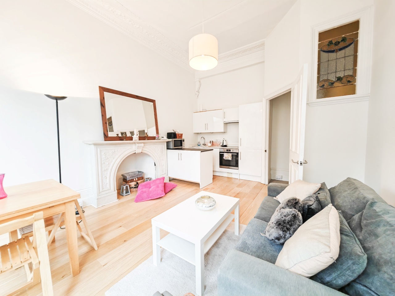 London - 2 Bed Flat, Redcliffe Square, SW10 - To Rent Now for £3,250.00 p/m