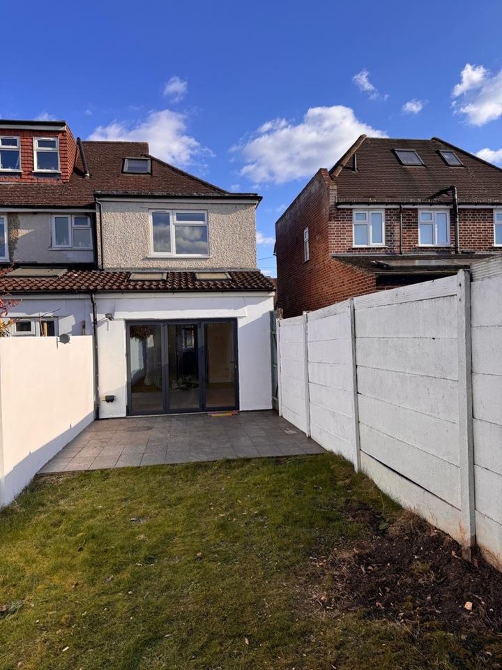 Twickenham - 2 Bed End Terrace, Selkirk Road, TW2 - To Rent Now for £2,100.00 p/m