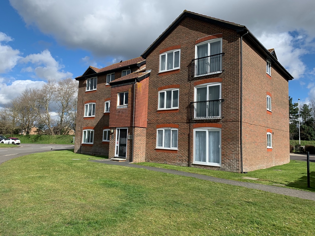 Goring-By-Sea, Worthing - 2 Bed Flat, Salisbury House, BN12 - To Rent ...