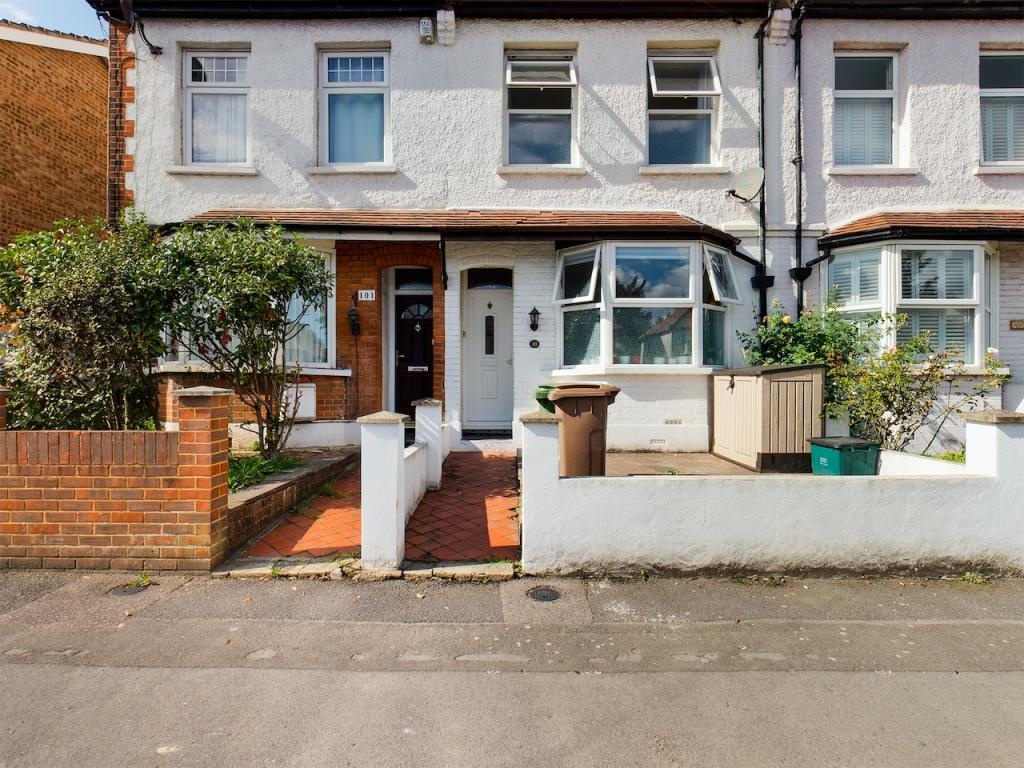 Sutton - 2 Bed Terraced House, Benhill Road, SM1 - To Rent Now for £ ...