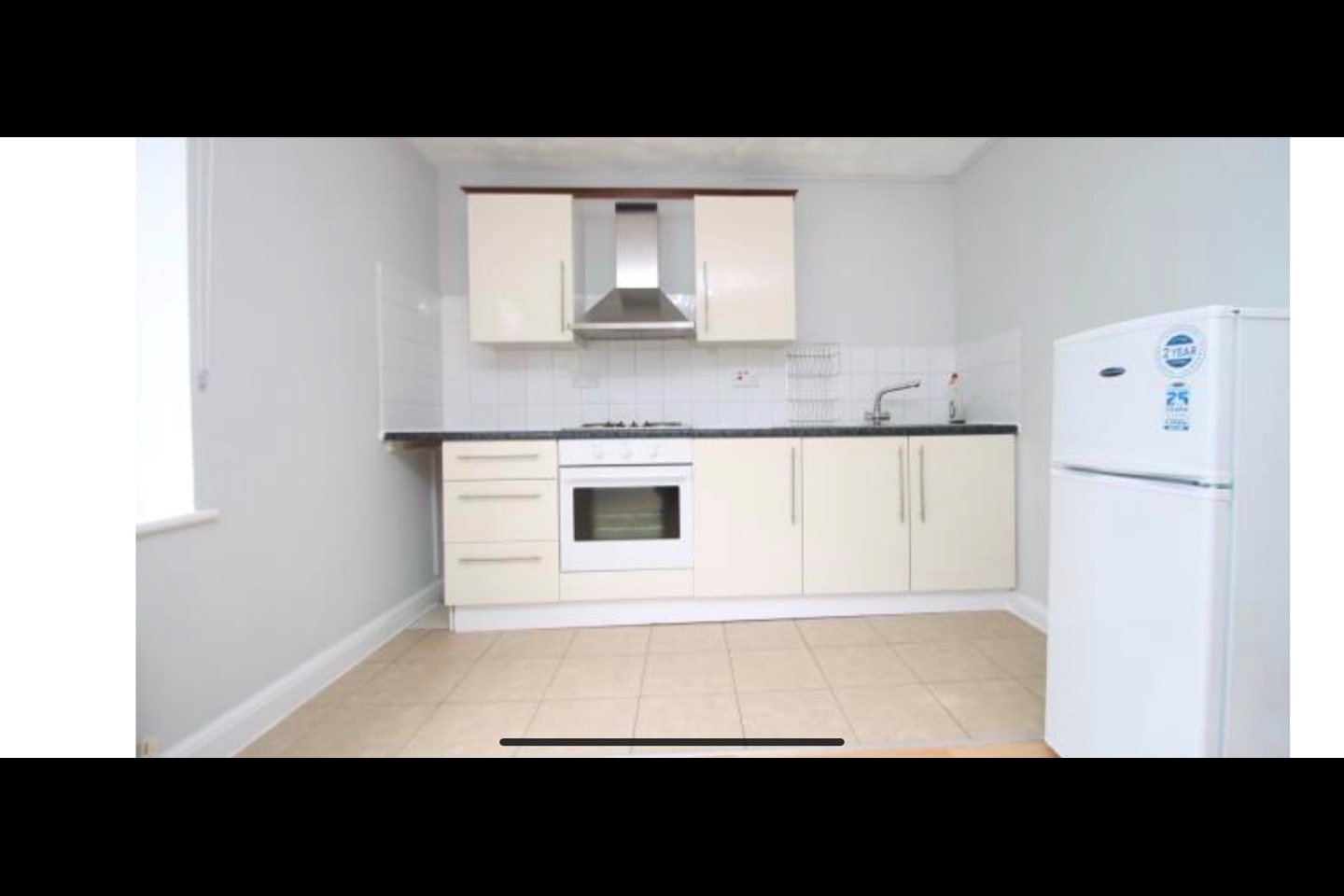 Pinner - 2 Bed Flat, Hatch End, HA5 - To Rent Now for £1,350.00 p/m