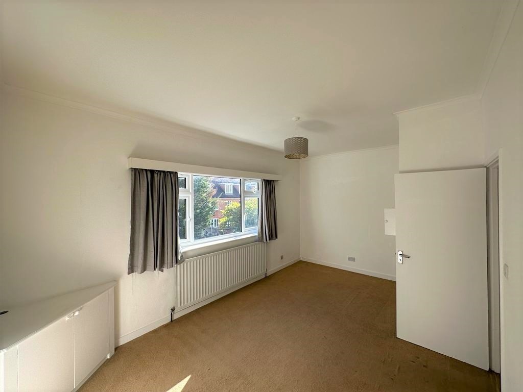 Wimbledon - 2 Bed Flat, Worple Road, SW19 - To Rent Now for £1,400.00 p/m