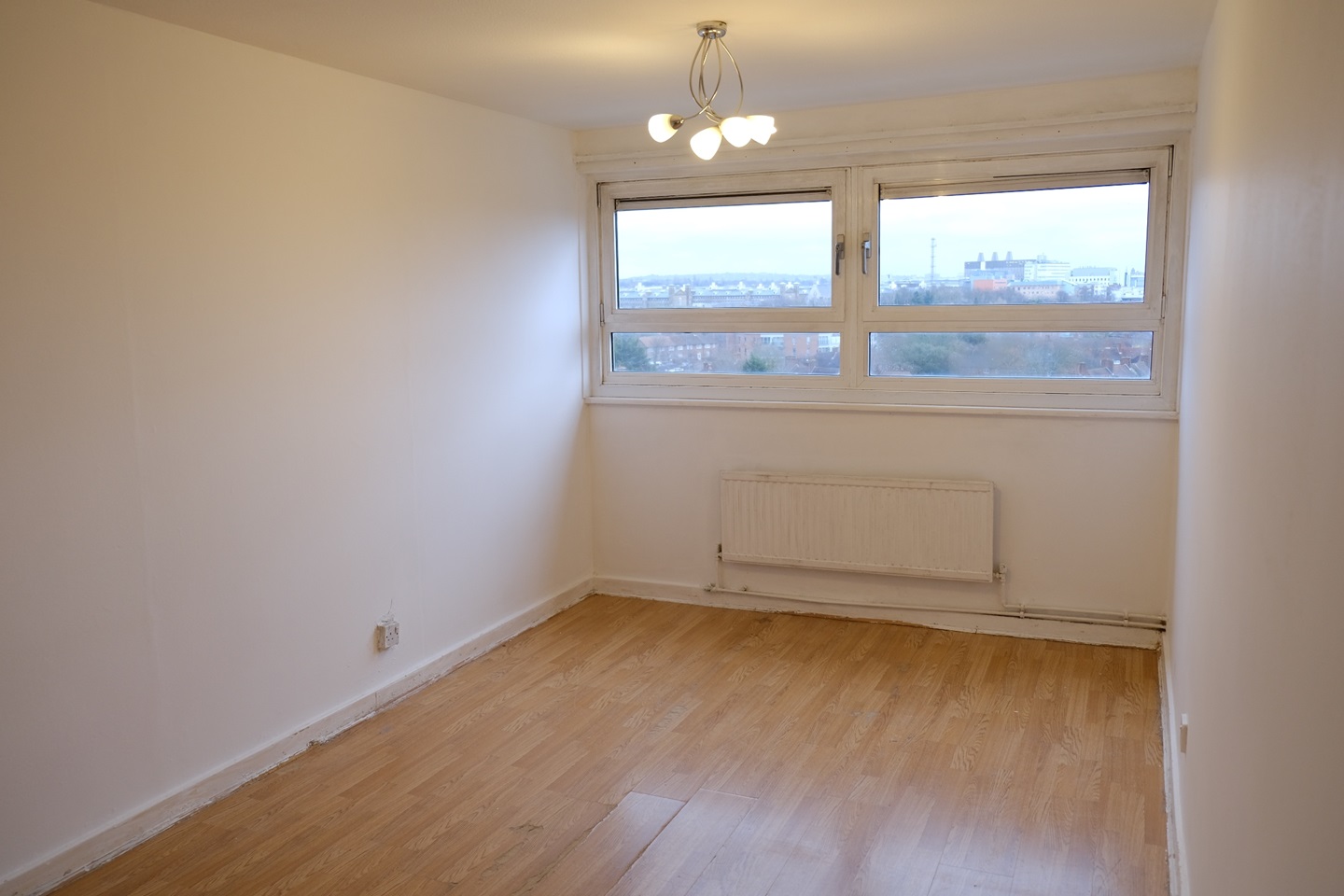London - 2 Bed Flat, Burghley Tower, W3 - To Rent Now for £1,700.00 p/m