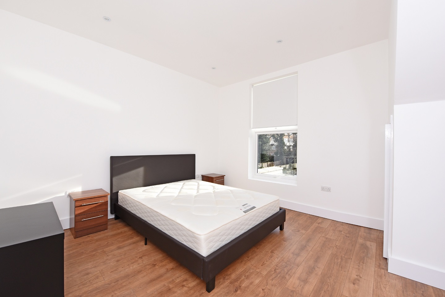 London - 1 Bed Flat, Willoughby Park Road, N17 - To Rent Now for £1,400 ...