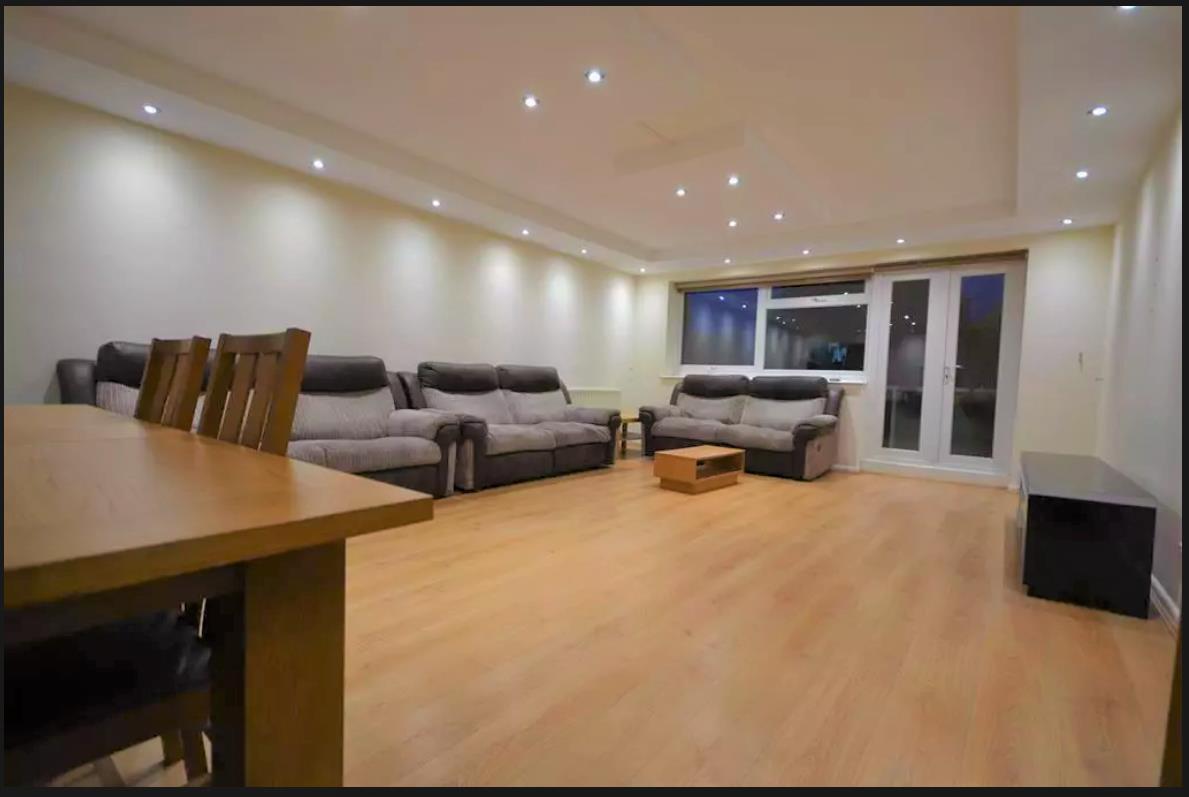 Wembley - 3 Bed Flat, Talisman Way, HA9 - To Rent Now for £2,500.00 p/m