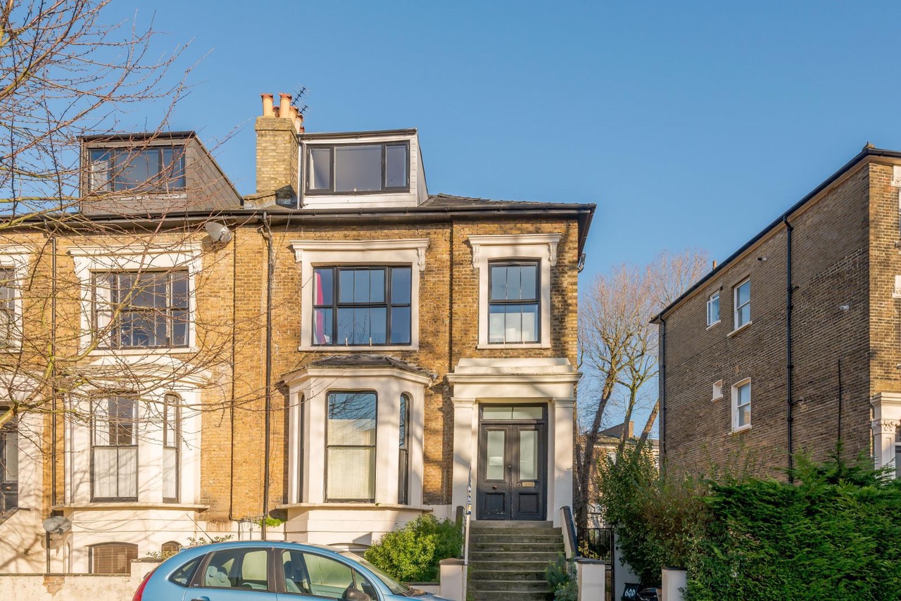 London - 1 Bed Flat, Pemberton Gardens, N19 - To Rent Now for £1,800.00 p/m