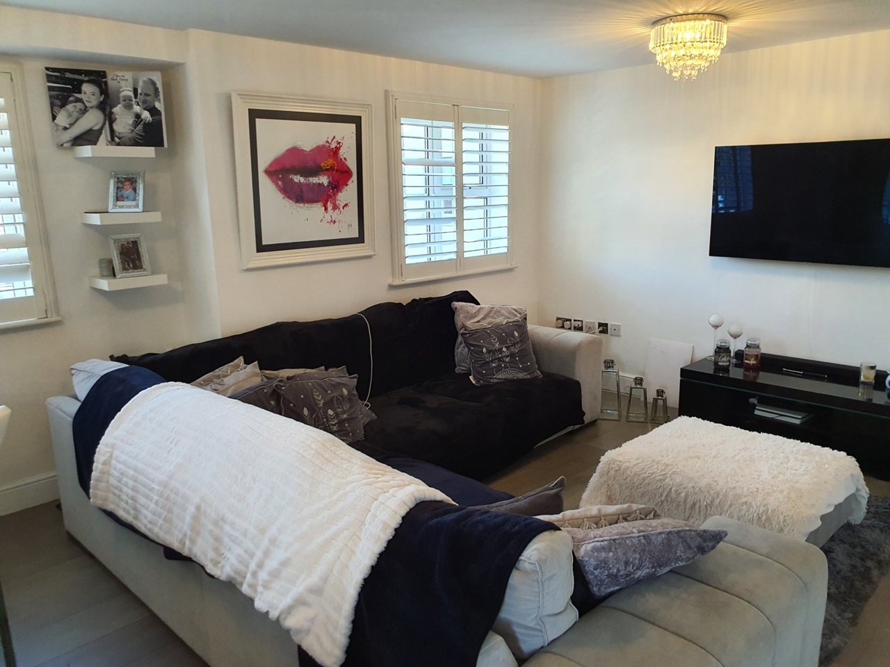Chigwell - 2 Bed Flat, Retreat Way, IG7 - To Rent Now for £1,800.00 p/m