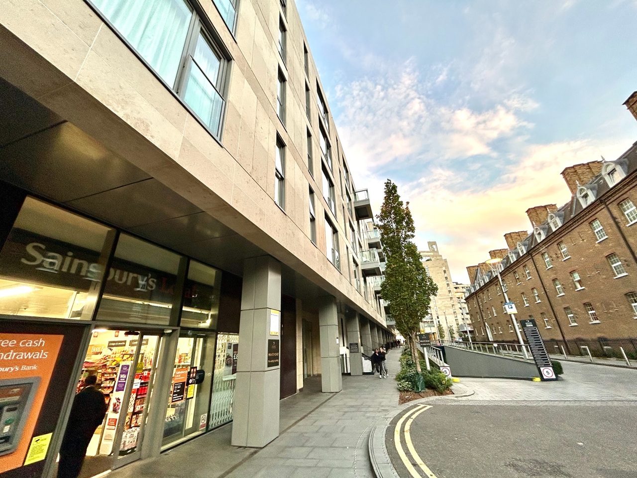 London - Studio Flat, Moore House, SW1W - To Rent Now for £3,000.00 p/m