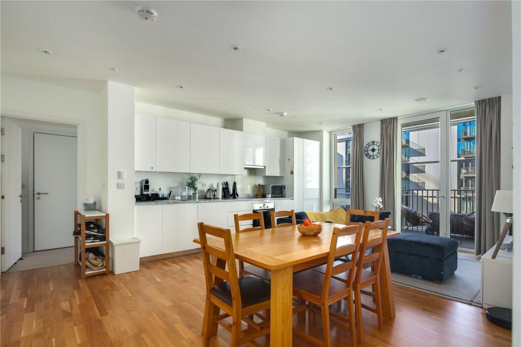 London - 2 Bed Flat, Festive Mansions, E20 - To Rent Now for £2,800.00 p/m
