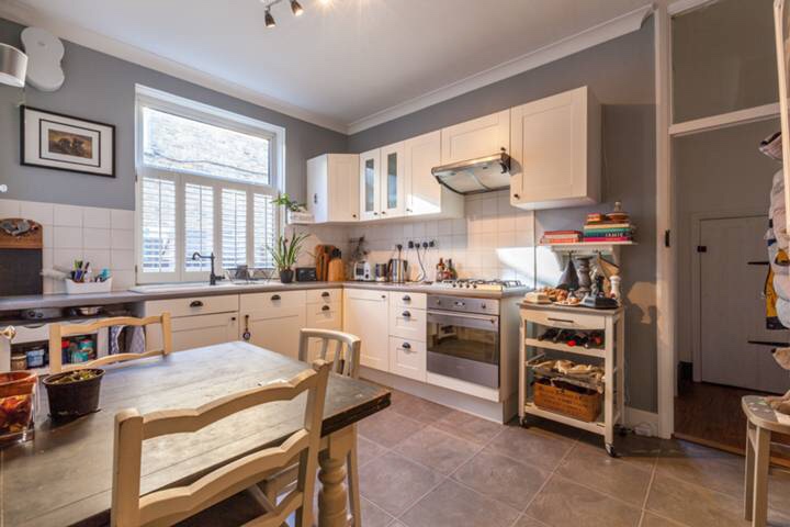 London - 2 Bed Maisonette, Lyham Road, SW2 - To Rent Now for £2,170.00 p/m