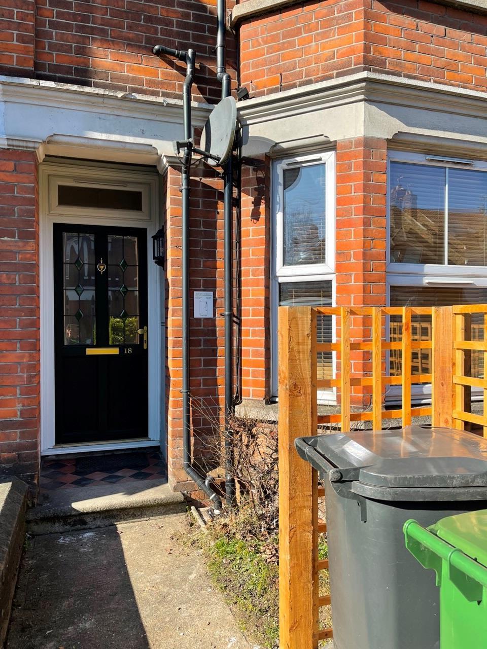 Maidstone - Studio Flat, Hayle Road, ME15 - To Rent Now for £900.00 p/m