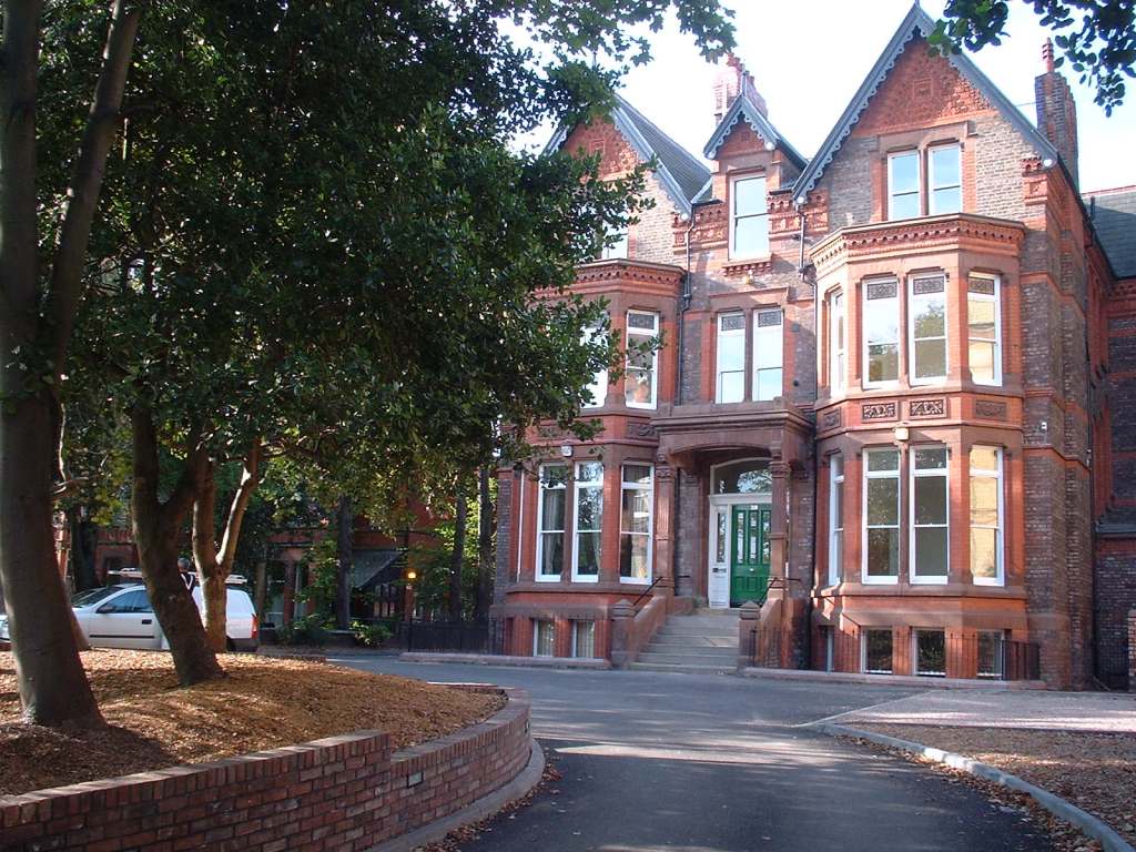 Liverpool - 2 Bed Flat, Aigburth Drive, L17 - To Rent Now for £1,250.00 p/m