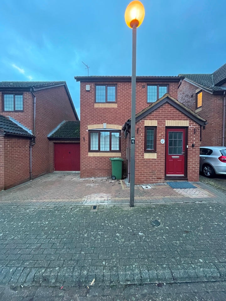 Shenley Lodge, Milton Keynes - 3 Bed Detached House, Mayer Gardens, MK5 ...