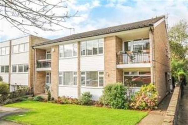 Buckhurst Hill - 2 Bed Flat, The Cedars, IG9 - To Rent Now for £1,750. ...