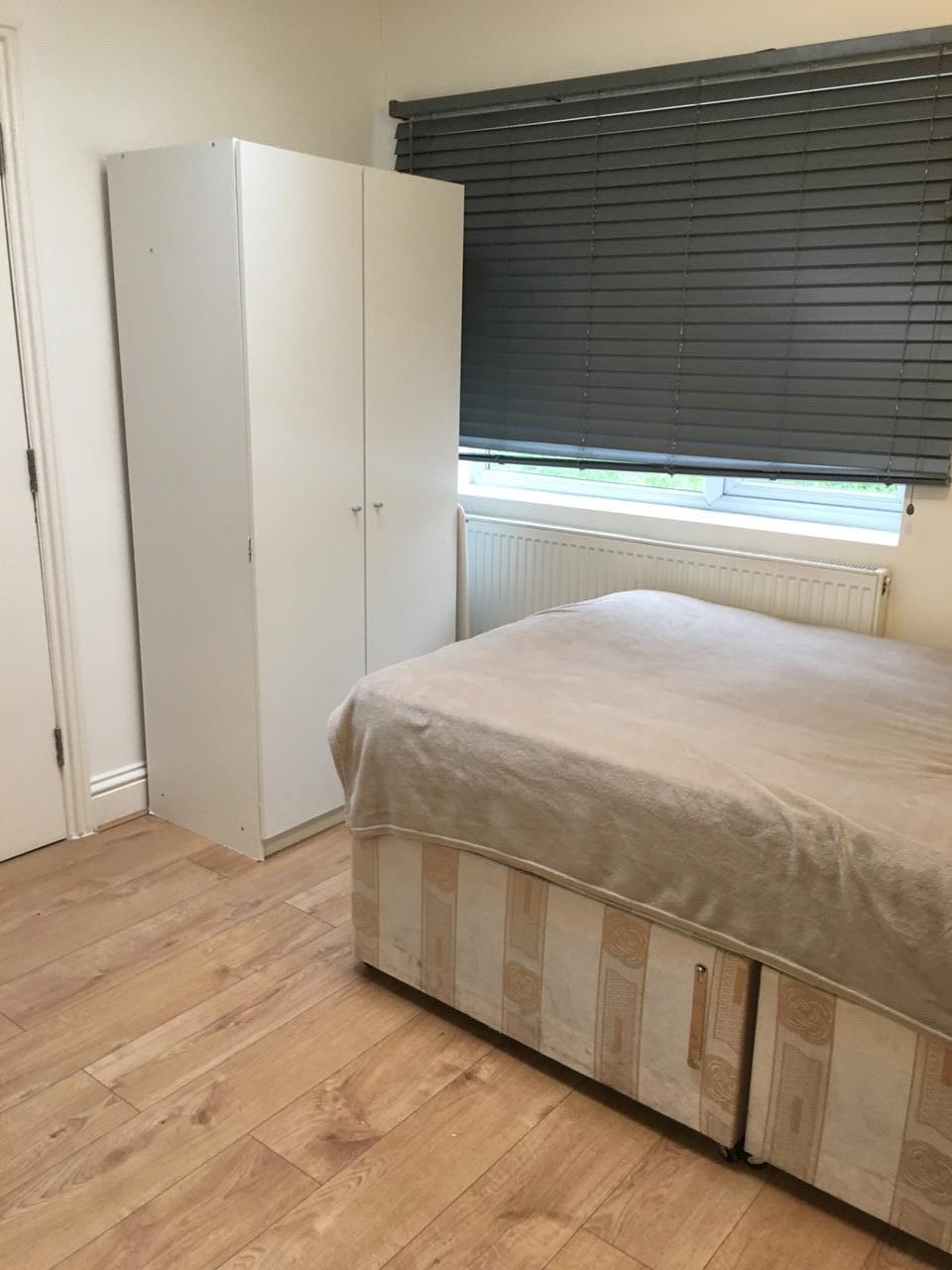 Ilford - Studio Flat, Northbrook Rd, IG1 - To Rent Now for £1,150.00 p/m