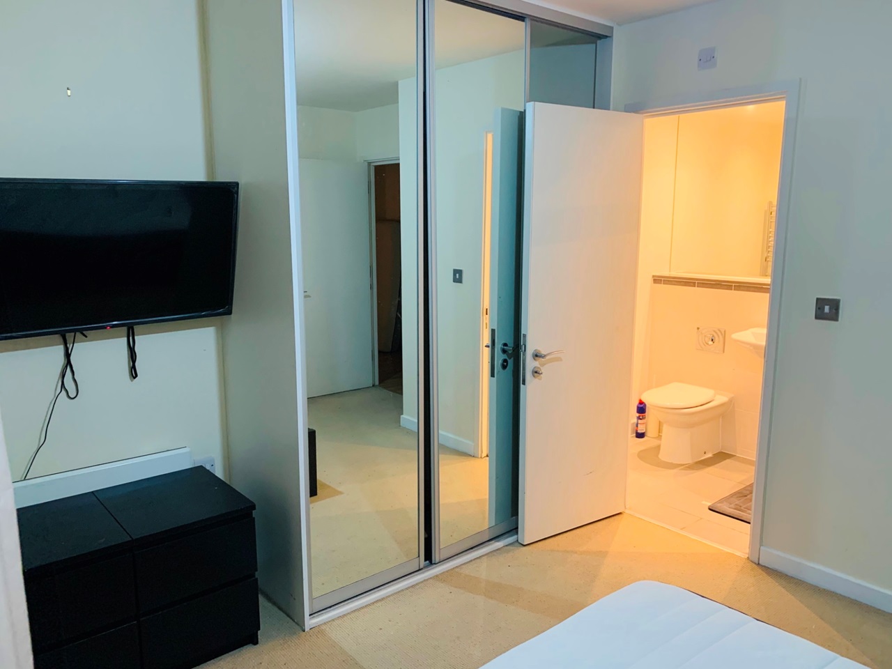 London - 2 Bed Flat, Icona Point, E15 - To Rent Now for £2,950.00 p/m