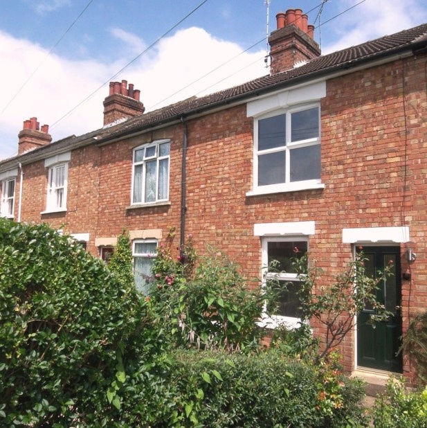 Hitchin - 2 Bed Terraced House, Folly Path, SG4 - To Rent Now for £ ...
