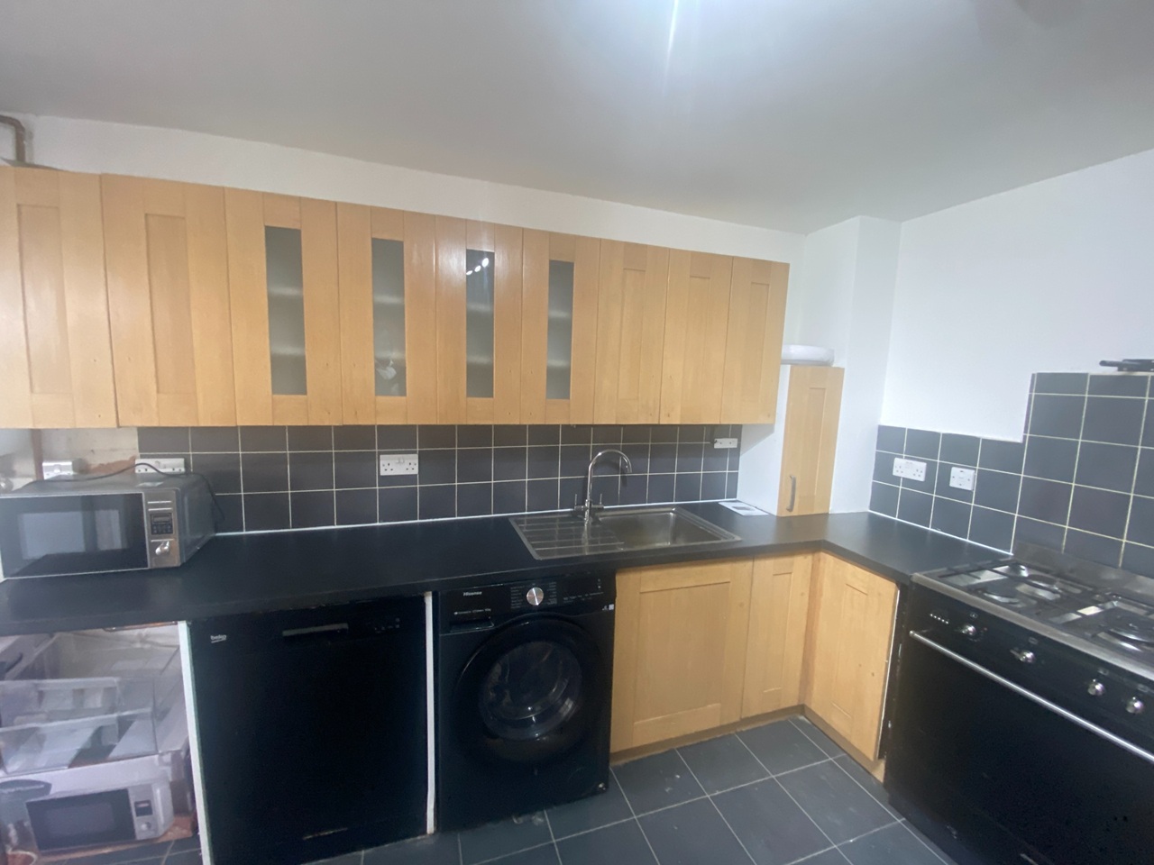 Milton Keynes - Studio Flat, Peartree Bridge, MK6 - To Rent Now for £900.00 p/m