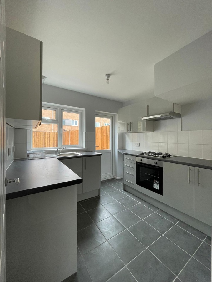 Hounslow - 4 Bed Terraced House, Old Farm Close, TW4 - To Rent Now for ...