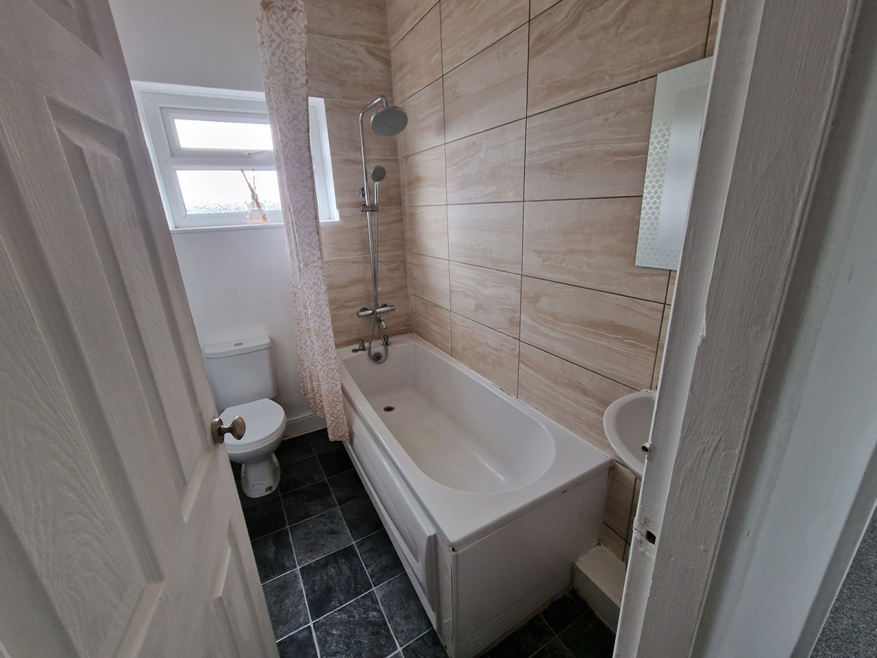 Rochdale - 2 Bed Terraced House, Heights Lane, OL12 - To Rent Now for £ ...