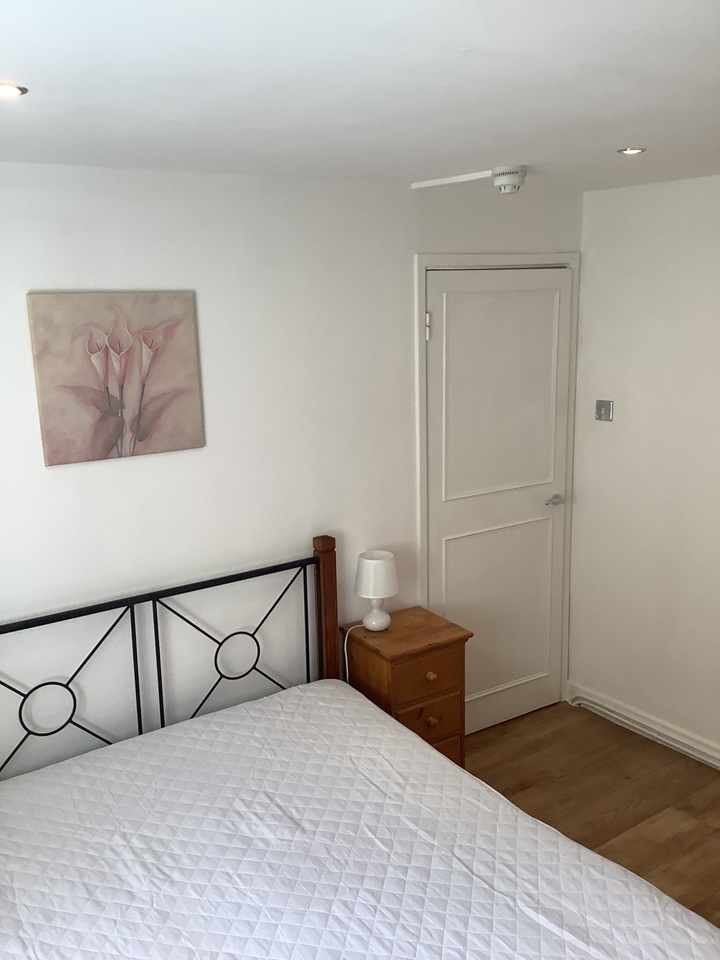 Newport - 1 Bed Flat, Dunraven House, NP20 - To Rent Now for £700.00 p/m