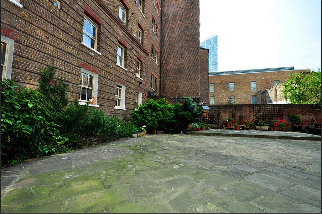 London - 2 Bed Flat, The Cloisters, E1 - To Rent Now for £2,450.00 p/m