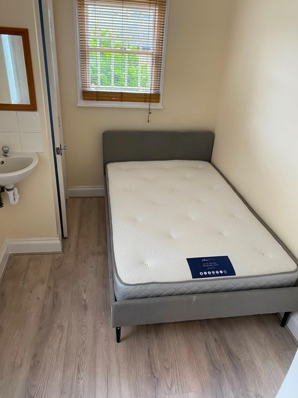 London - Studio Flat, Mount Nod Road, SW16 - To Rent Now for £1,050.00 p/m