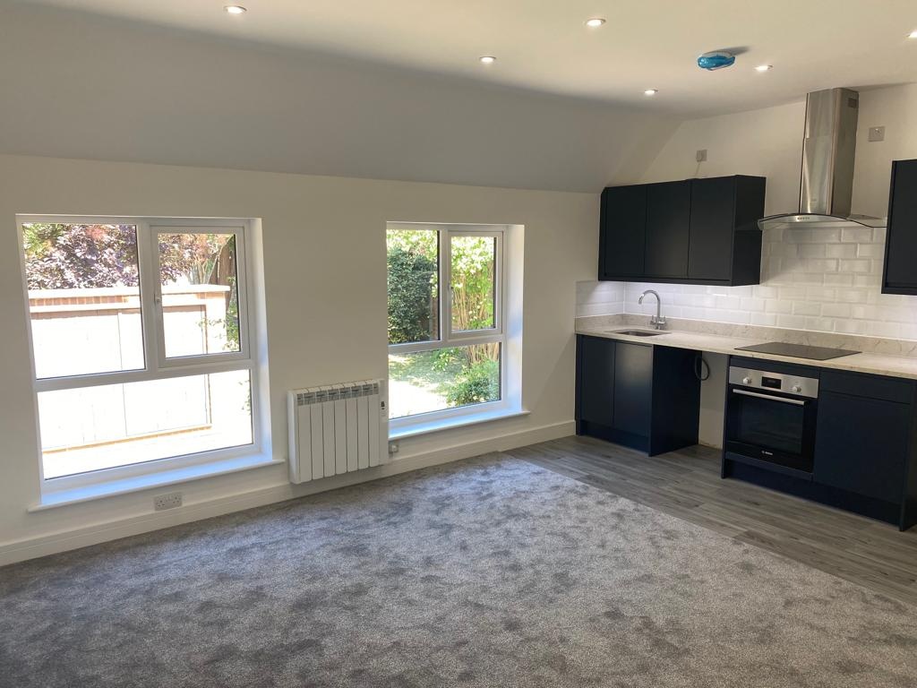 Reading - 1 Bed Flat, Southview Avenue, RG4 - To Rent Now for £1,200.00 p/m