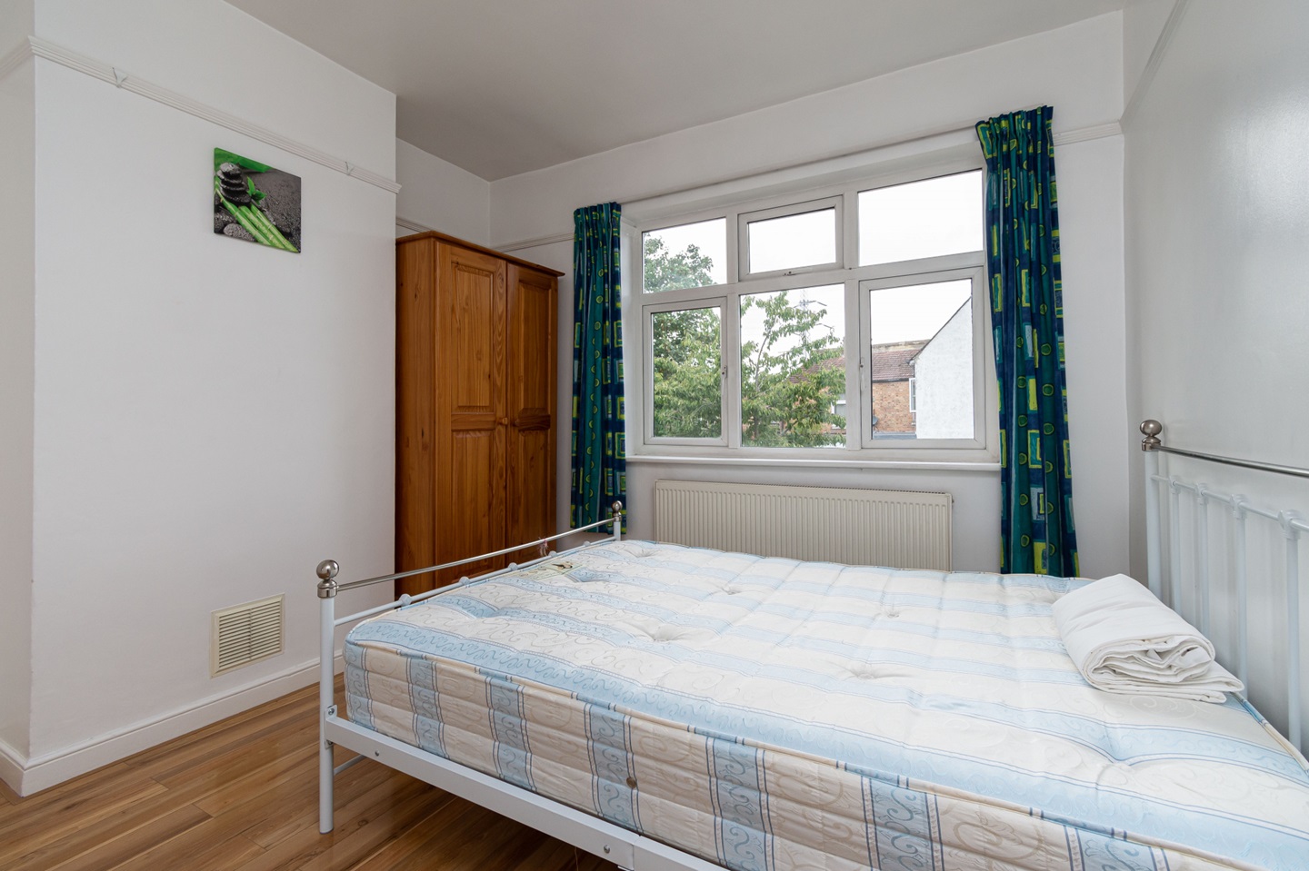 London - 4 Bed Terraced House, High Street Colliers Wood, SW19 - To ...