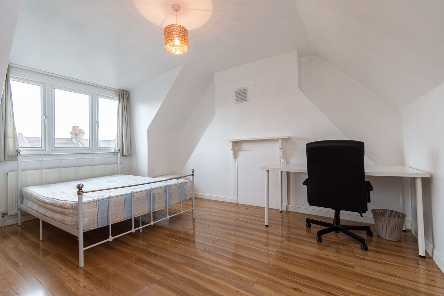 London - 4 Bed Terraced House, High Street Colliers Wood, SW19 - To ...