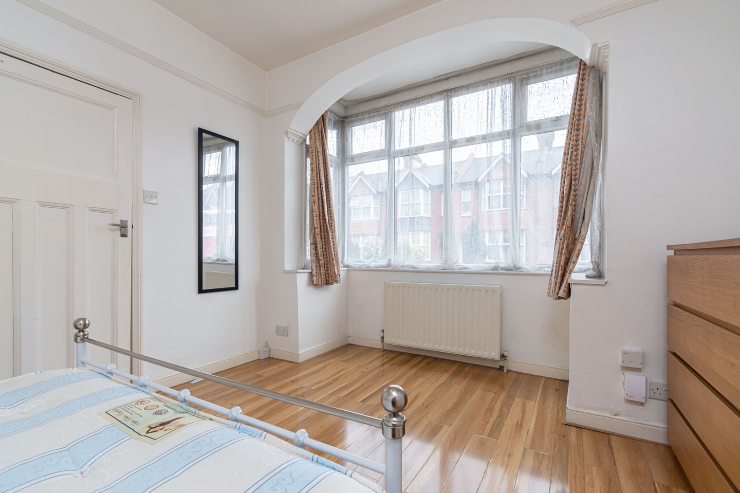 London - 4 Bed Terraced House, High Street Colliers Wood, SW19 - To ...