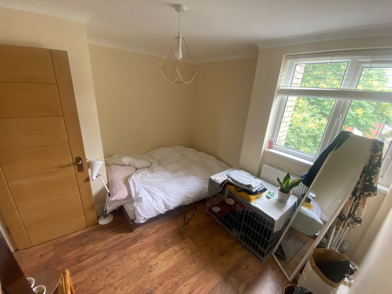 London - 2 Bed Flat, Church Hill, E17 - To Rent Now for £1,700.00 p/m