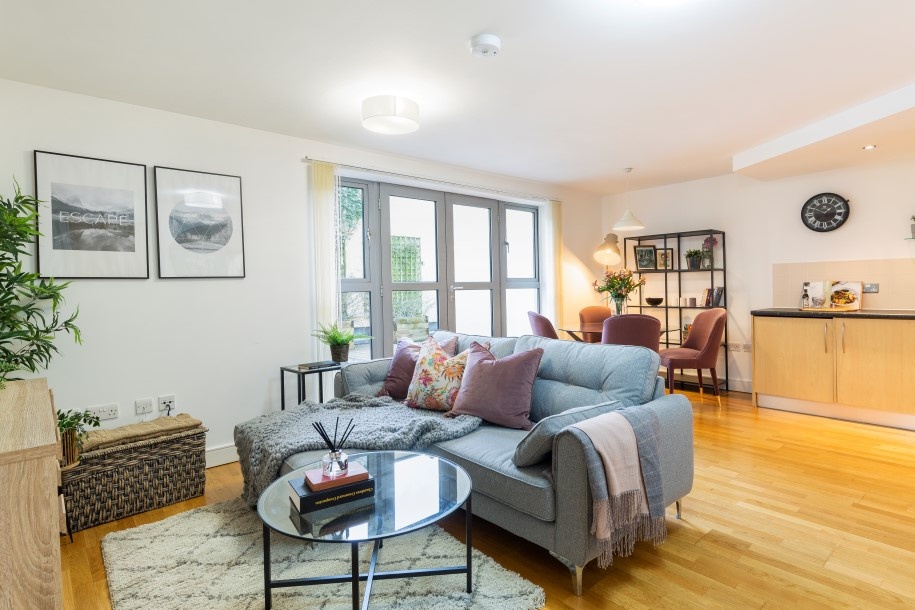 Clifton Triangle, Bristol - 1 Bed Flat, Royal Parade, BS8 - To Rent Now ...