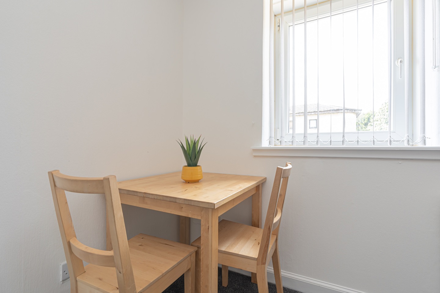 Edinburgh - 2 Bed Flat, Ferry Road Drive, EH4 - To Rent Now for £1,100. ...