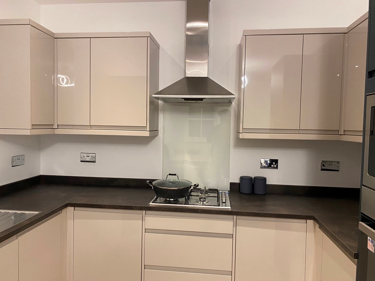 Truro - 2 Bed Flat, Three Rivers House, TR1 - To Rent Now for £1,250.00 p/m