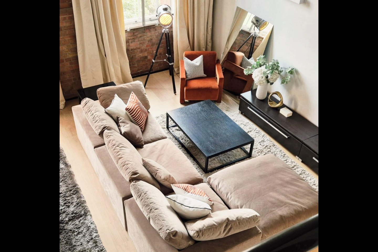 London - 2 Bed Flat, Manhattan Building, E3 - To Rent Now for £3,000.00 p/m