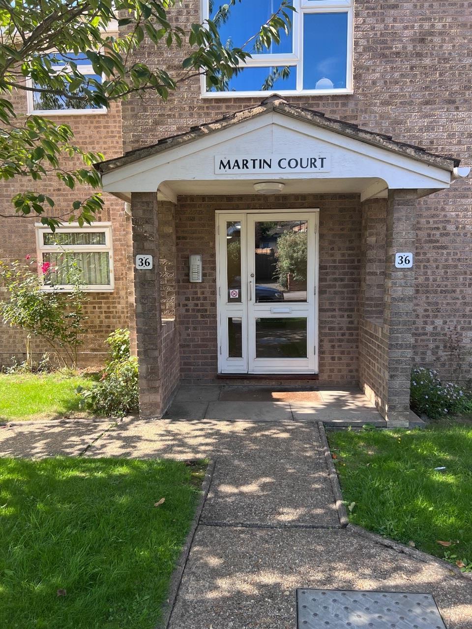 South Croydon - 1 Bed Flat, Martin Court, CR2 - To Rent Now for £1,300. ...