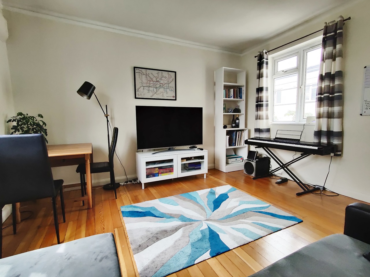 London - 1 Bed Flat, Hartington Court, SW8 - To Rent Now for £1,700.00 p/m