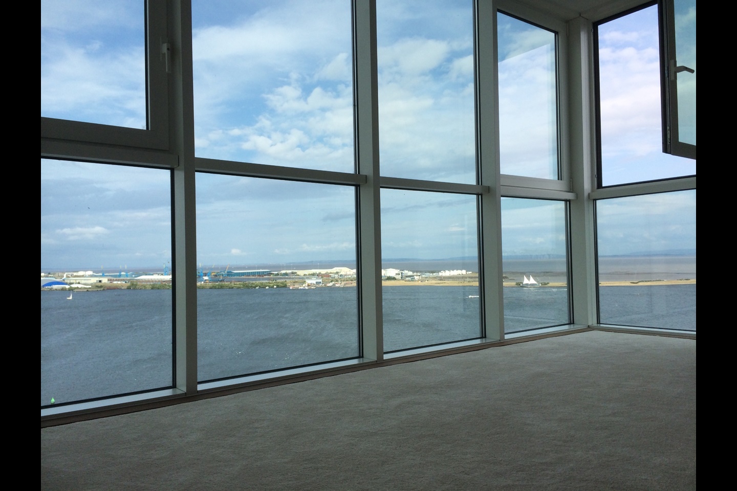 Cardiff Bay - 2 Bed Penthouse, Horizon Tower - Prospect Place, CF11 ...