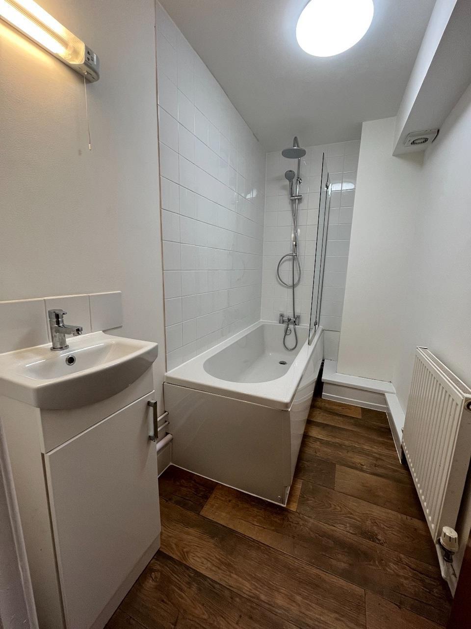 Plymouth - 1 Bed Flat, Stuart Road, PL1 - To Rent Now for £750.00 p/m