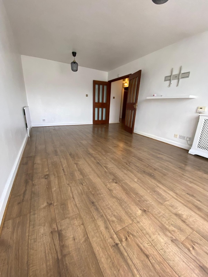 London - 1 Bed Flat, Imperial Court, N20 - To Rent Now for £1,500.00 p/m