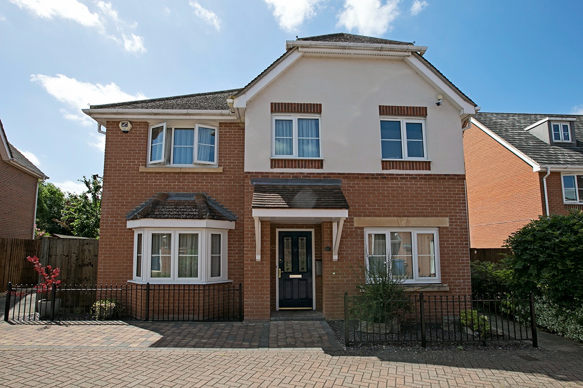 Hook - 4 Bed Detached House, Myllers Lond, RG27 - To Rent Now for £ ...