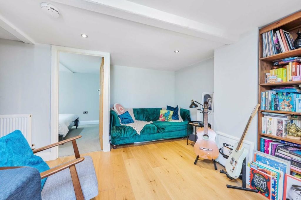 London - 1 Bed Flat, Salehurst Road, SE4 - To Rent Now for £1,450.00 p/m