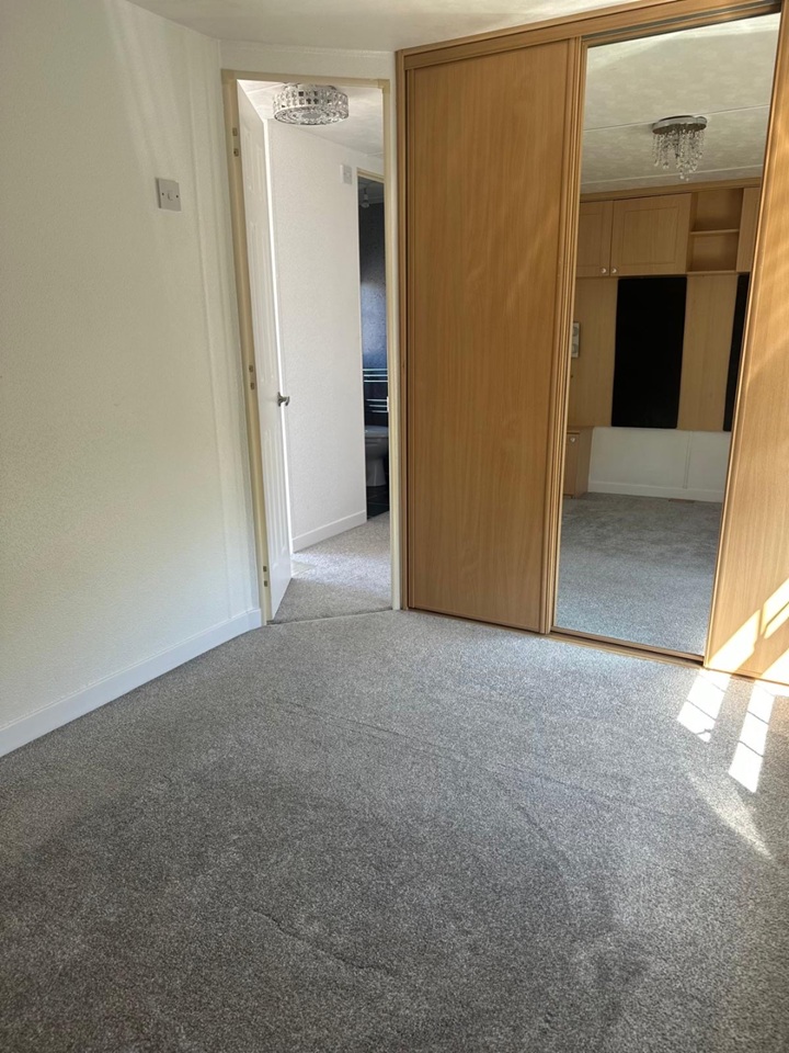 Swindon - 2 Bed Mobile Home, Bridge Paddocks Braydon Road, SN6 - To ...