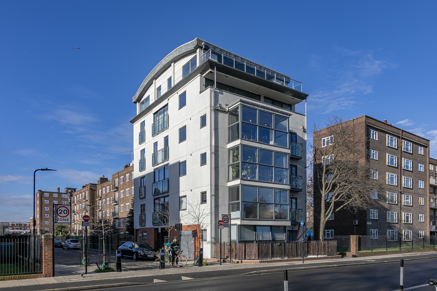 London - 3 Bed Flat, Queensbridge Road, E2 - To Rent Now for £4,000.00 p/m